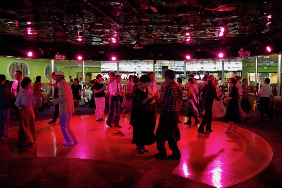 [100th Cruise Report]Ballroom dance party | PEACE BOAT Around the world ...